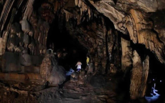 pinturas de hace unos 65 mil años, Cuevas de Ardales